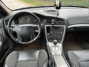 Volvo XC70 2005 in Ogre, with an engine capacity of 2.40 L and mileage of 315 thousand km for 3200 €, photo 4 on AUTOMOTO.COM.LV