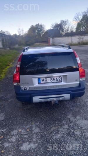 Volvo XC70 2005 Liepāja, ar dzinēja tilpumu 2.40 L un nobraukumu 297 tūkst. km par 2900 €, foto 4 vietnē AUTOMOTO.COM.LV