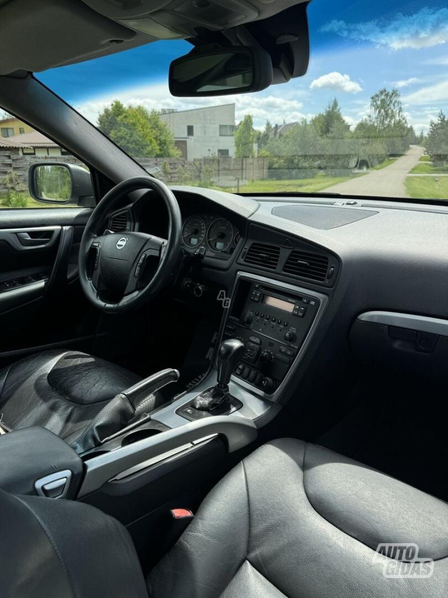 Volvo XC70 2005 Viļņa, ar dzinēja tilpumu 2.40 L un nobraukumu 398 tūkst. km par 1999 €, foto 7 vietnē AUTOMOTO.COM.LV