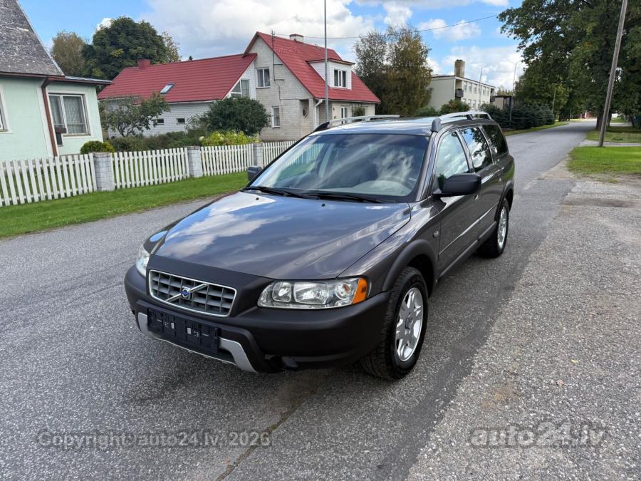 Volvo XC70 2005 Tallina, ar dzinēja tilpumu 2.40 L un nobraukumu 424 tūkst. km par 4990 €, foto 1 vietnē AUTOMOTO.COM.LV