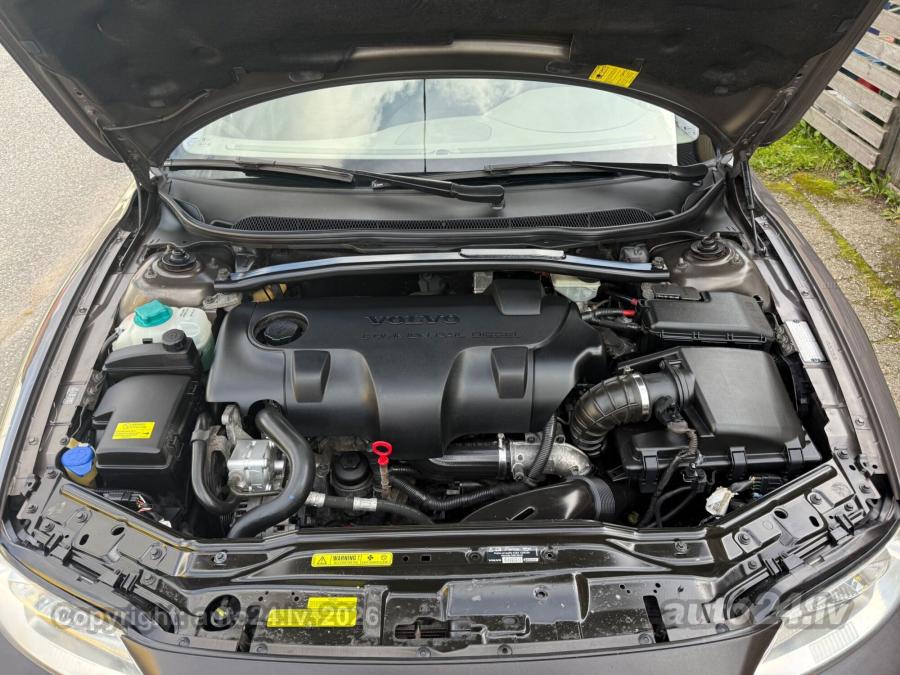 Volvo XC70 2005 Tallina, ar dzinēja tilpumu 2.40 L un nobraukumu 424 tūkst. km par 4990 €, foto 4 vietnē AUTOMOTO.COM.LV