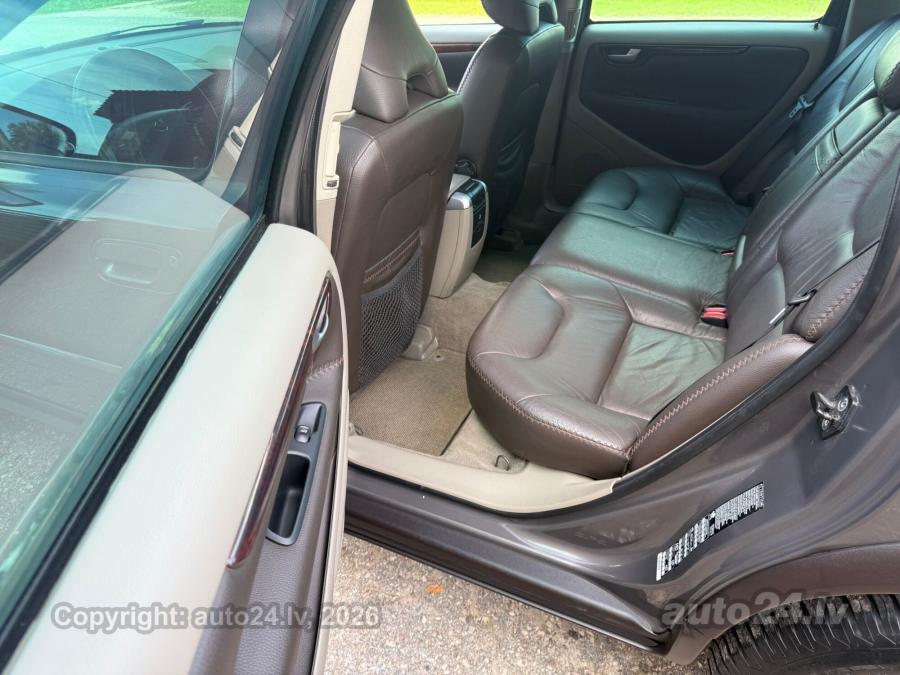 Volvo XC70 2005 Tallina, ar dzinēja tilpumu 2.40 L un nobraukumu 424 tūkst. km par 4990 €, foto 7 vietnē AUTOMOTO.COM.LV