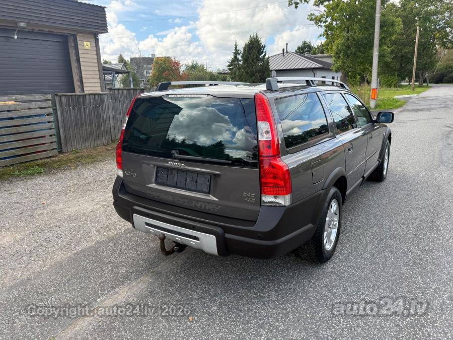 Volvo XC70 2005 Tallina, ar dzinēja tilpumu 2.40 L un nobraukumu 424 tūkst. km par 4990 €, foto 12 vietnē AUTOMOTO.COM.LV