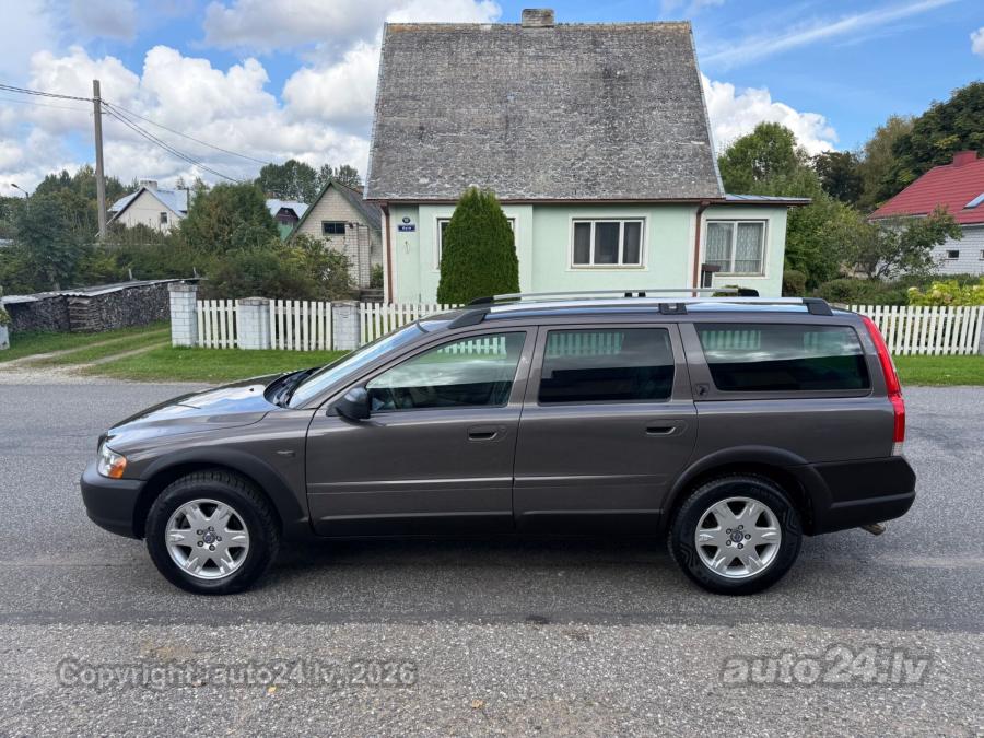 Volvo XC70 2005 Tallina, ar dzinēja tilpumu 2.40 L un nobraukumu 424 tūkst. km par 4990 €, foto 13 vietnē AUTOMOTO.COM.LV