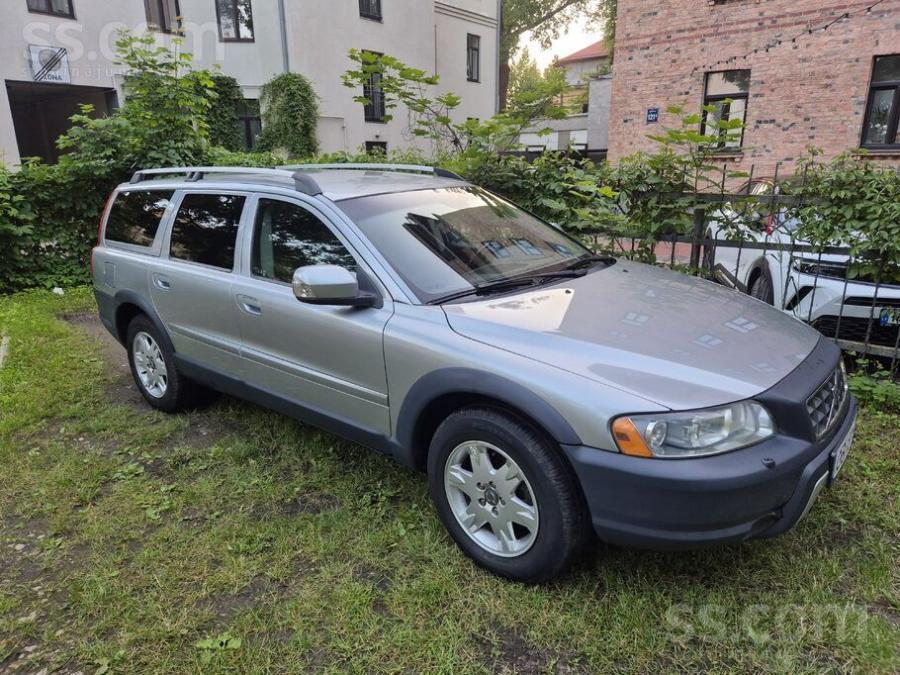 Volvo XC70 2006 Rīga, ar dzinēja tilpumu 2.40 L un nobraukumu 390 tūkst. km par 4400 €, foto 1 vietnē AUTOMOTO.COM.LV