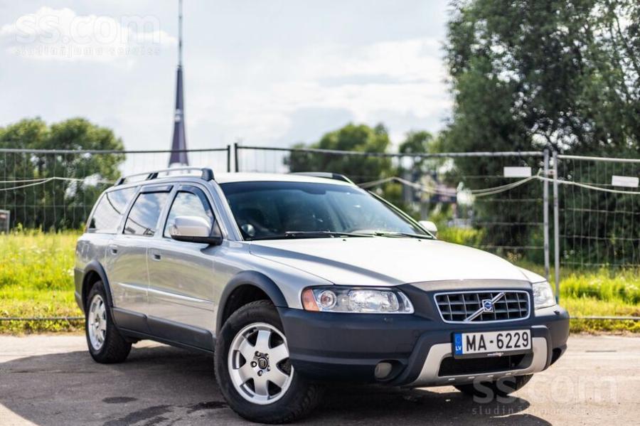 Volvo XC70 2006 in Riga, with an engine capacity of 2.40 L and mileage of 289 thousand km for 4490 €, photo 2 on AUTOMOTO.COM.LV