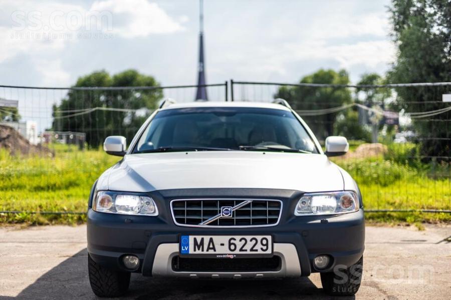 Volvo XC70 2006 in Riga, with an engine capacity of 2.40 L and mileage of 289 thousand km for 4490 €, photo 3 on AUTOMOTO.COM.LV