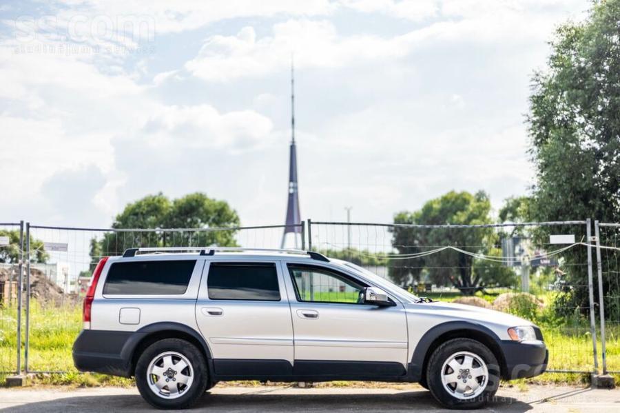 Volvo XC70 2006 in Riga, with an engine capacity of 2.40 L and mileage of 289 thousand km for 4490 €, photo 5 on AUTOMOTO.COM.LV