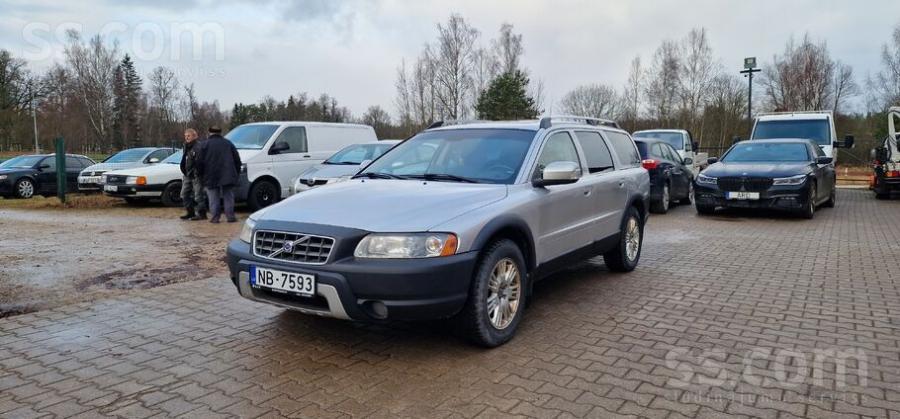 Volvo XC70 2006 in Valmiera, with an engine capacity of 2.40 L and mileage of 345 thousand km for 2700 €, photo 6 on AUTOMOTO.COM.LV