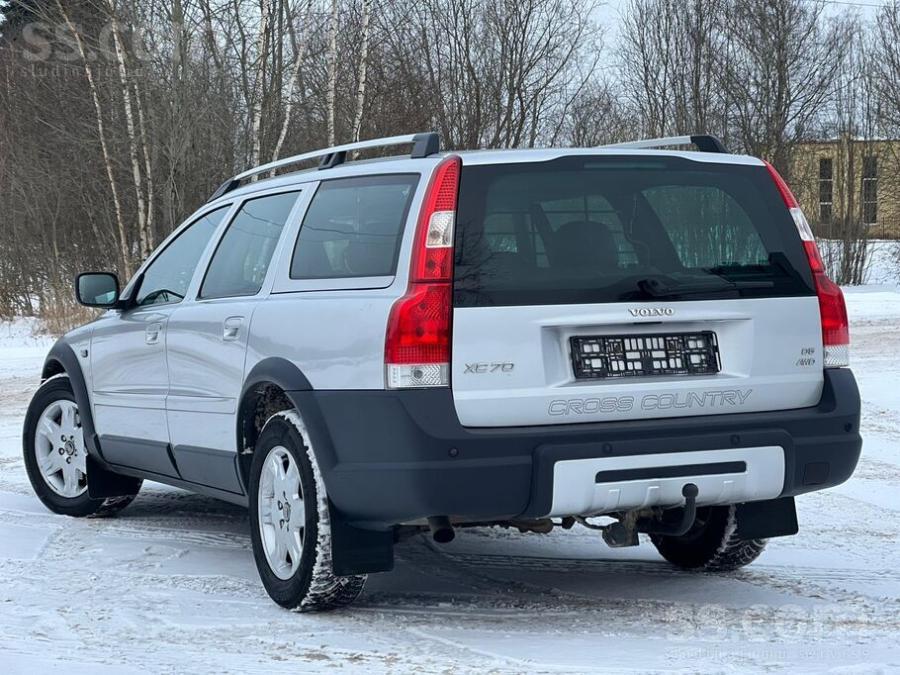 Volvo XC70 2006 in Riga, with an engine capacity of 2.40 L and mileage of 0 thousand km for 4550 €, photo 7 on AUTOMOTO.COM.LV