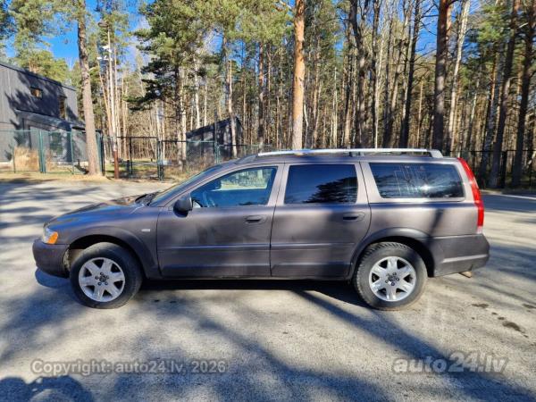 Volvo XC70 2006 Tallina, ar dzinēja tilpumu 2.40 L un nobraukumu 423 tūkst. km par 4100 €, foto 5 vietnē AUTOMOTO.COM.LV