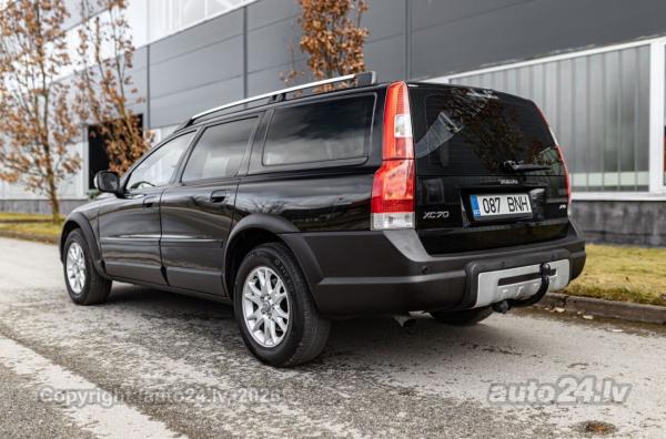 Volvo XC70 2006 in Tallinn, with an engine capacity of 2.40 L and mileage of 284 thousand km for 5400 €, photo 4 on AUTOMOTO.COM.LV