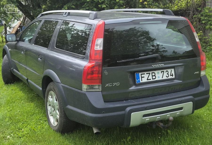 Volvo XC70 2006 Kauņa, ar dzinēja tilpumu 2.40 L un nobraukumu 500 tūkst. km par 3850 €, foto 5 vietnē AUTOMOTO.COM.LV