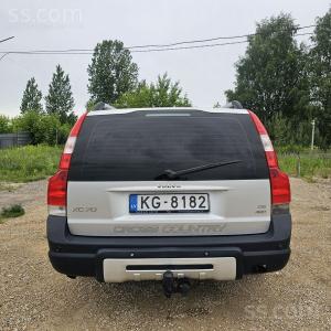 Volvo XC70 2006 in Riga, with an engine capacity of 2.40 L and mileage of 426 thousand km for 3750 €, photo 5 on AUTOMOTO.COM.LV