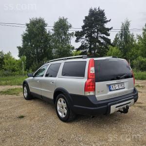 Volvo XC70 2006 in Riga, with an engine capacity of 2.40 L and mileage of 426 thousand km for 3750 €, photo 6 on AUTOMOTO.COM.LV