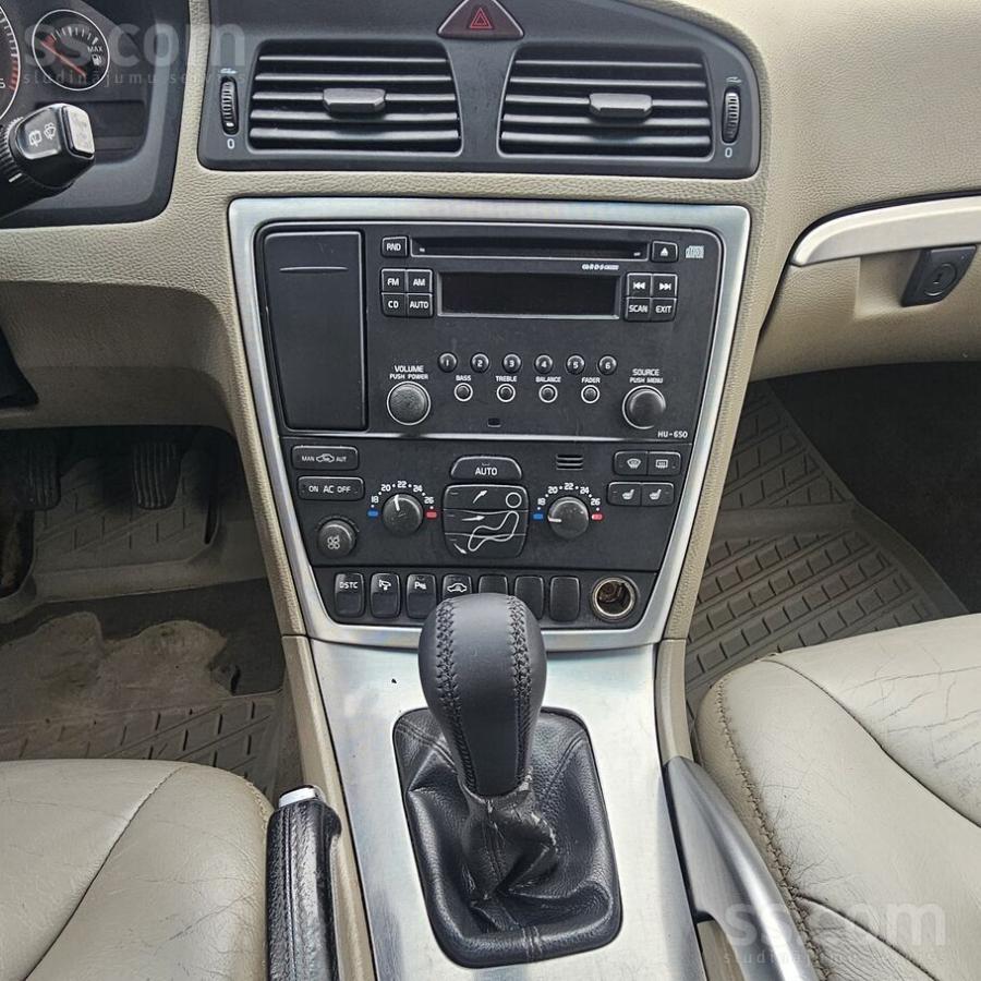 Volvo XC70 2006 in Riga, with an engine capacity of 2.40 L and mileage of 426 thousand km for 3750 €, photo 13 on AUTOMOTO.COM.LV