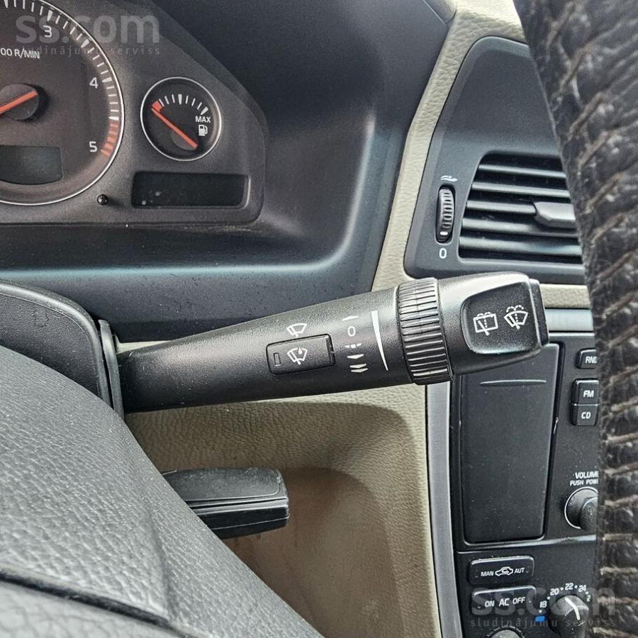 Volvo XC70 2006 in Riga, with an engine capacity of 2.40 L and mileage of 426 thousand km for 3750 €, photo 15 on AUTOMOTO.COM.LV