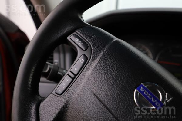 Вольво ХС70 2006 в Тукумс, объемом двигателя 2.40 л и пробегом 378 тыс. км за 3350 €, фото 8 на AUTOMOTO.COM.LV