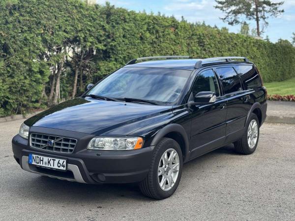 Volvo XC70 2006 Viļņa, ar dzinēja tilpumu 2.40 L un nobraukumu 366 tūkst. km par 3950 €, foto 1 vietnē AUTOMOTO.COM.LV