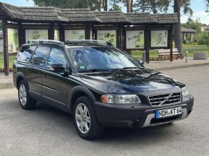 Volvo XC70 2006 in Vilnius, with an engine capacity of 2.40 L and mileage of 366 thousand km for 3950 €, photo 3 on AUTOMOTO.COM.LV