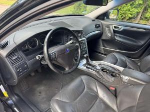 Volvo XC70 2006 in Vilnius, with an engine capacity of 2.40 L and mileage of 366 thousand km for 3950 €, photo 6 on AUTOMOTO.COM.LV