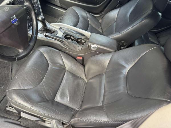Volvo XC70 2006 Viļņa, ar dzinēja tilpumu 2.40 L un nobraukumu 366 tūkst. km par 3950 €, foto 6 vietnē AUTOMOTO.COM.LV