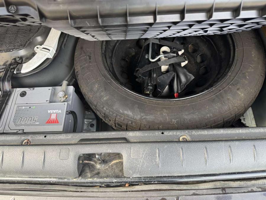 Volvo XC70 2006 in Vilnius, with an engine capacity of 2.40 L and mileage of 366 thousand km for 3950 €, photo 10 on AUTOMOTO.COM.LV