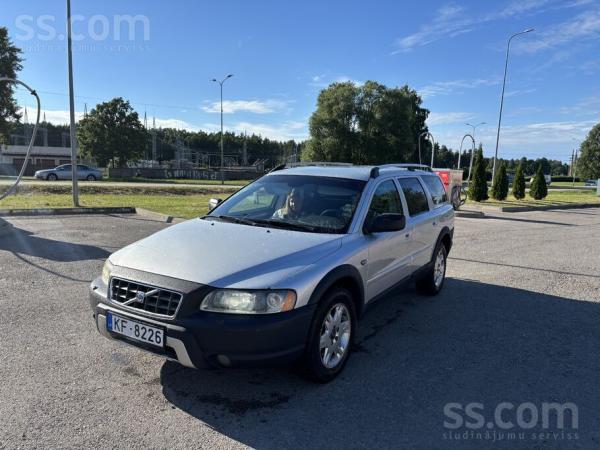 Volvo XC70 2006 in Riga, with an engine capacity of 2.50 L and mileage of 400 thousand km for 4000 €, photo 4 on AUTOMOTO.COM.LV