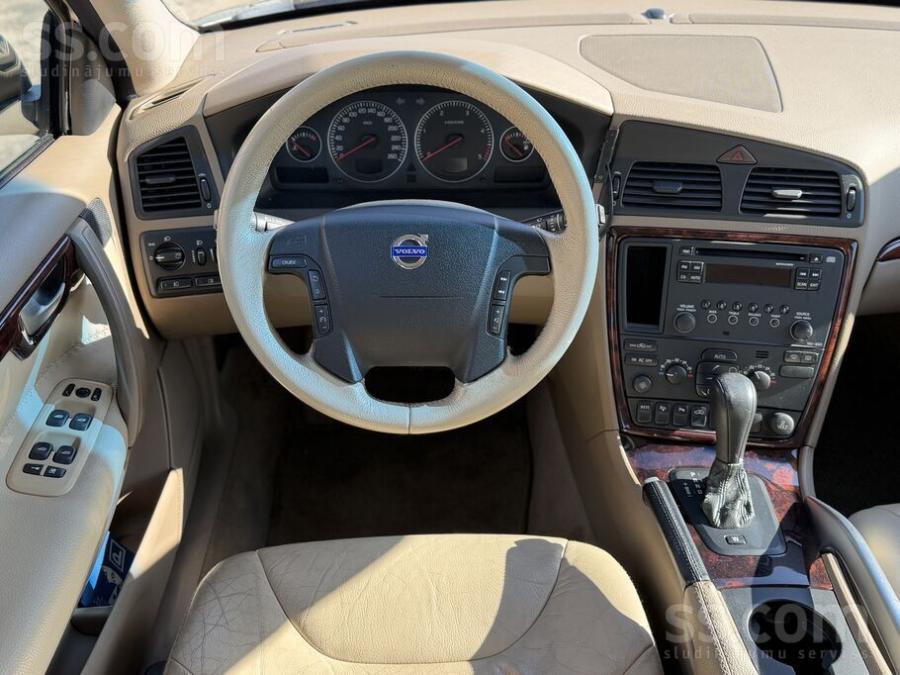 Volvo XC70 2006 Rīga, ar dzinēja tilpumu 2.40 L un nobraukumu 187 tūkst. km par 5900 €, foto 4 vietnē AUTOMOTO.COM.LV