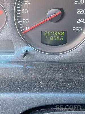 Volvo XC70 2006 in Valmiera, with an engine capacity of 2.40 L and mileage of 268 thousand km for 3500 €, photo 6 on AUTOMOTO.COM.LV