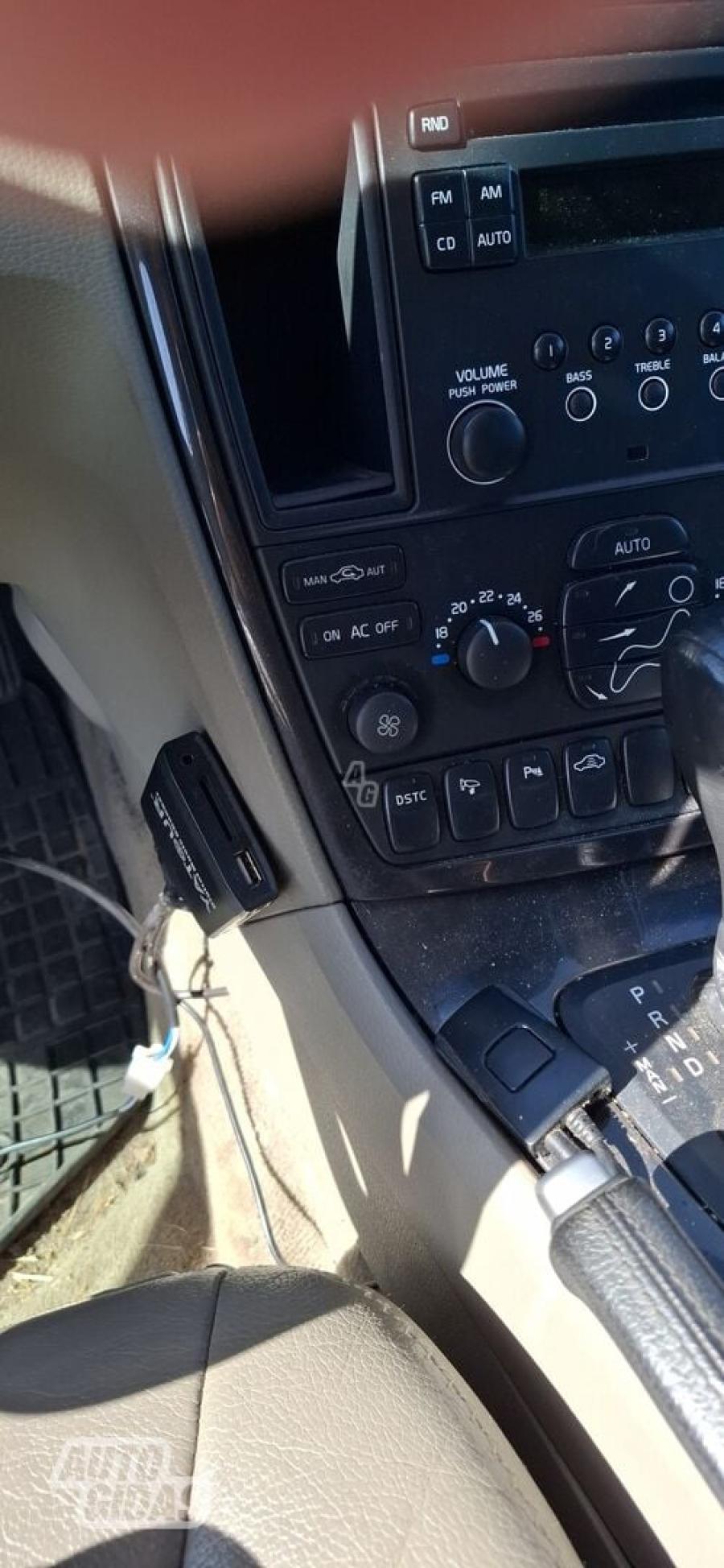 Volvo XC70 2006 in Trakai, with an engine capacity of 2.40 L and mileage of 282 thousand km for 2500 €, photo 8 on AUTOMOTO.COM.LV
