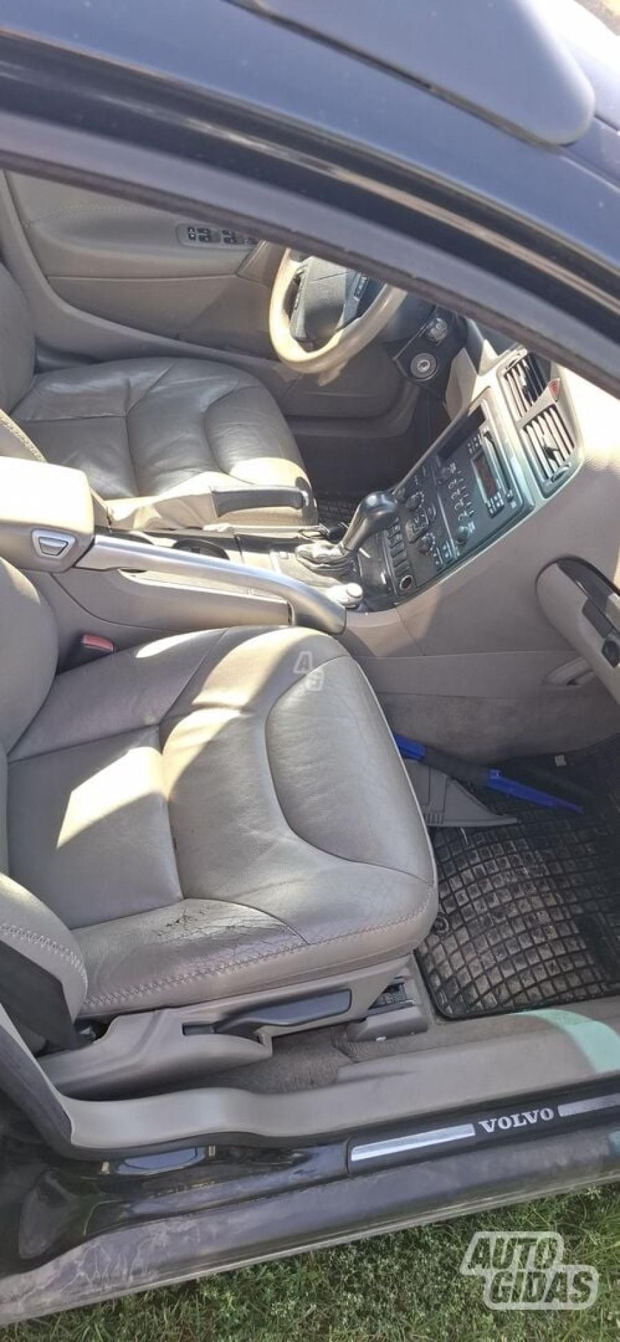 Volvo XC70 2006 in Trakai, with an engine capacity of 2.40 L and mileage of 282 thousand km for 2500 €, photo 12 on AUTOMOTO.COM.LV