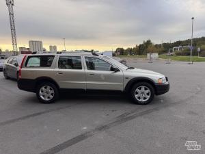 Volvo XC70 2006 in Jonava, with an engine capacity of 2.40 L and mileage of 390 thousand km for 4150 €, photo 5 on AUTOMOTO.COM.LV