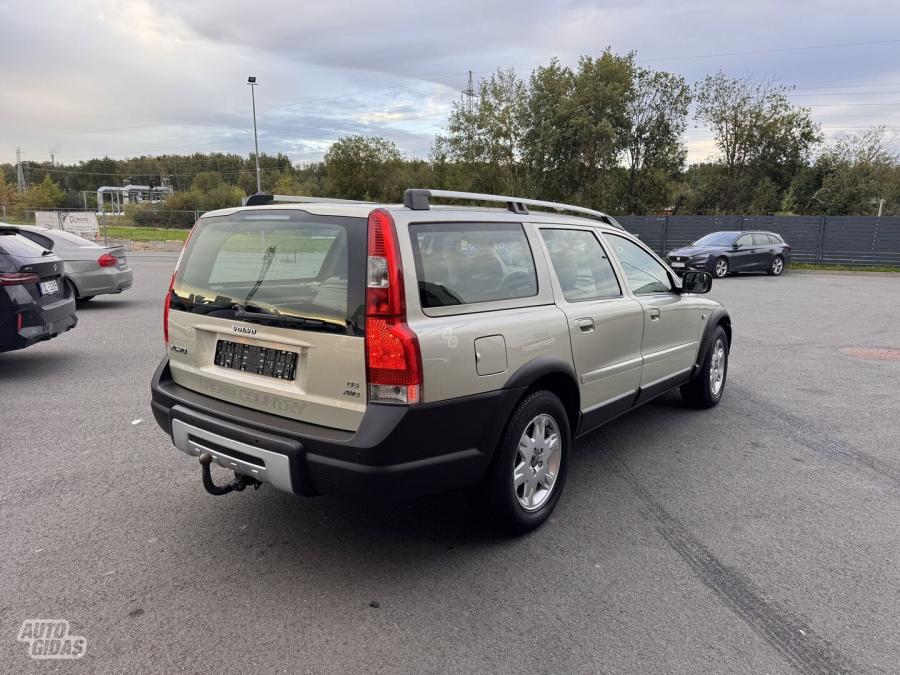 Volvo XC70 2006 in Jonava, with an engine capacity of 2.40 L and mileage of 390 thousand km for 4150 €, photo 6 on AUTOMOTO.COM.LV