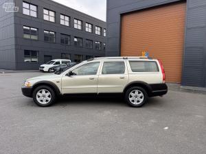 Volvo XC70 2006 in Jonava, with an engine capacity of 2.40 L and mileage of 390 thousand km for 4150 €, photo 9 on AUTOMOTO.COM.LV