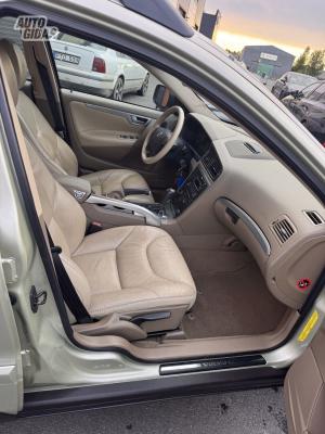 Volvo XC70 2006 in Jonava, with an engine capacity of 2.40 L and mileage of 390 thousand km for 4150 €, photo 17 on AUTOMOTO.COM.LV