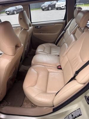 Volvo XC70 2006 in Jonava, with an engine capacity of 2.40 L and mileage of 390 thousand km for 4150 €, photo 18 on AUTOMOTO.COM.LV
