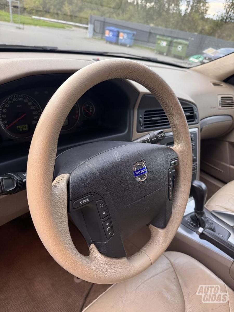Volvo XC70 2006 in Jonava, with an engine capacity of 2.40 L and mileage of 390 thousand km for 4150 €, photo 21 on AUTOMOTO.COM.LV