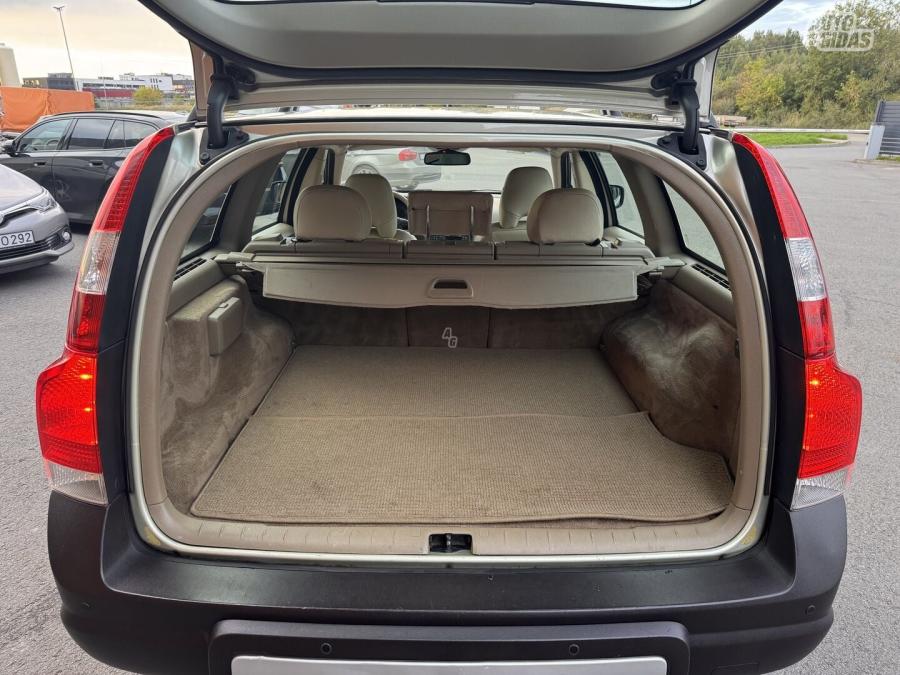 Volvo XC70 2006 in Jonava, with an engine capacity of 2.40 L and mileage of 390 thousand km for 4150 €, photo 23 on AUTOMOTO.COM.LV