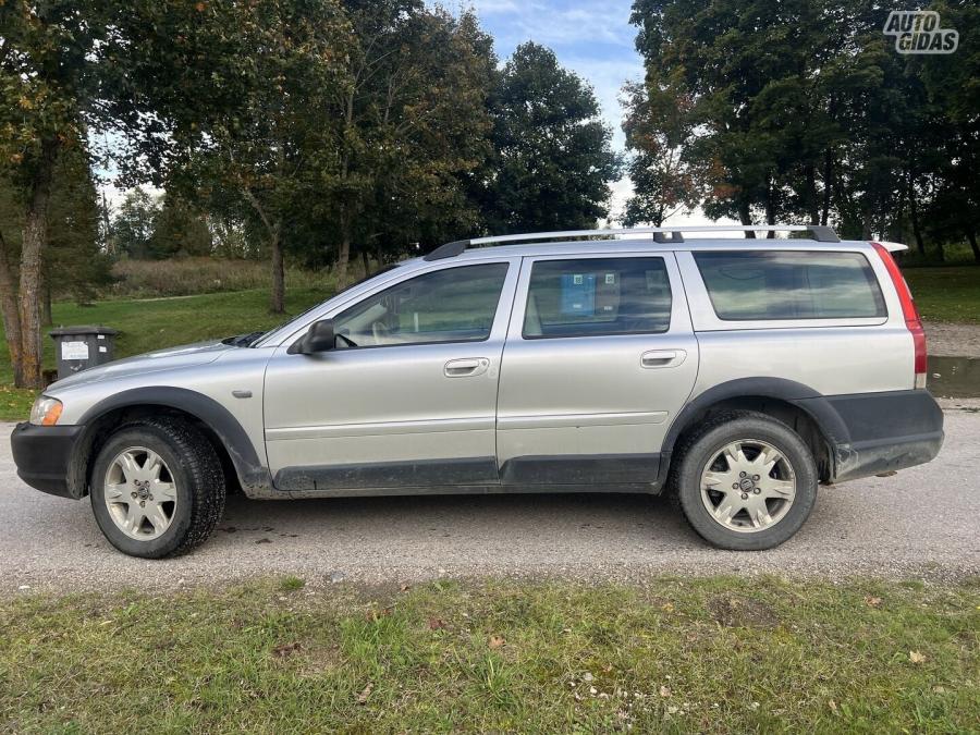 Volvo XC70 2006 in Vilnius, with an engine capacity of 2.40 L and mileage of 368 thousand km for 1699 €, photo 3 on AUTOMOTO.COM.LV