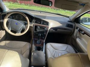 Volvo XC70 2006 in Vilnius, with an engine capacity of 2.40 L and mileage of 368 thousand km for 1699 €, photo 8 on AUTOMOTO.COM.LV