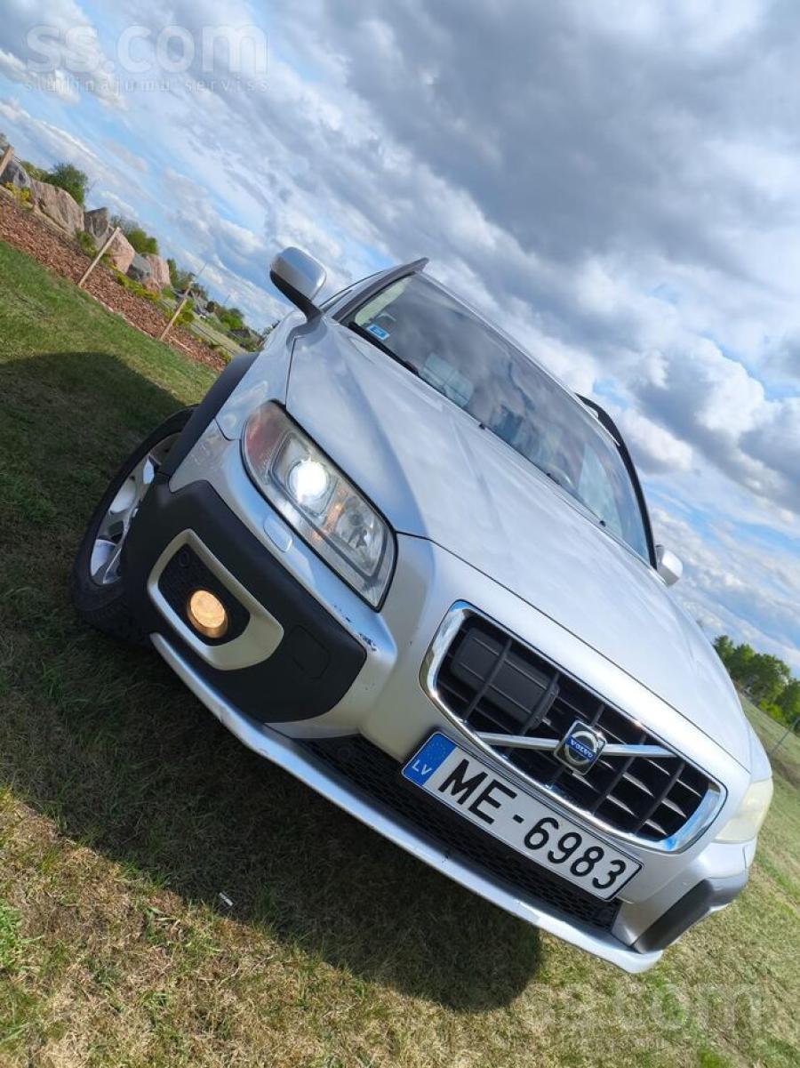 Volvo XC70 2007 in Daugavpils, with an engine capacity of 2.40 L and mileage of 299 thousand km for 4600 €, photo 2 on AUTOMOTO.COM.LV