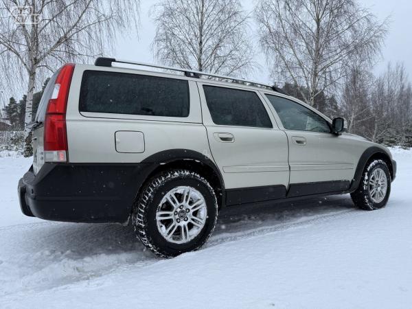 Volvo XC70 2007 in Vilnius, with an engine capacity of 2.40 L and mileage of 269 thousand km for 4150 €, photo 9 on AUTOMOTO.COM.LV