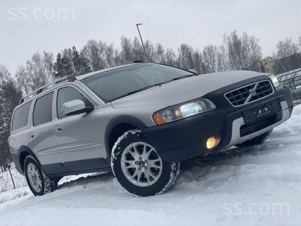 Volvo XC70 2007 in Riga, with an engine capacity of 2.40 L and mileage of 327 thousand km for 4150 €, photo 3 on AUTOMOTO.COM.LV