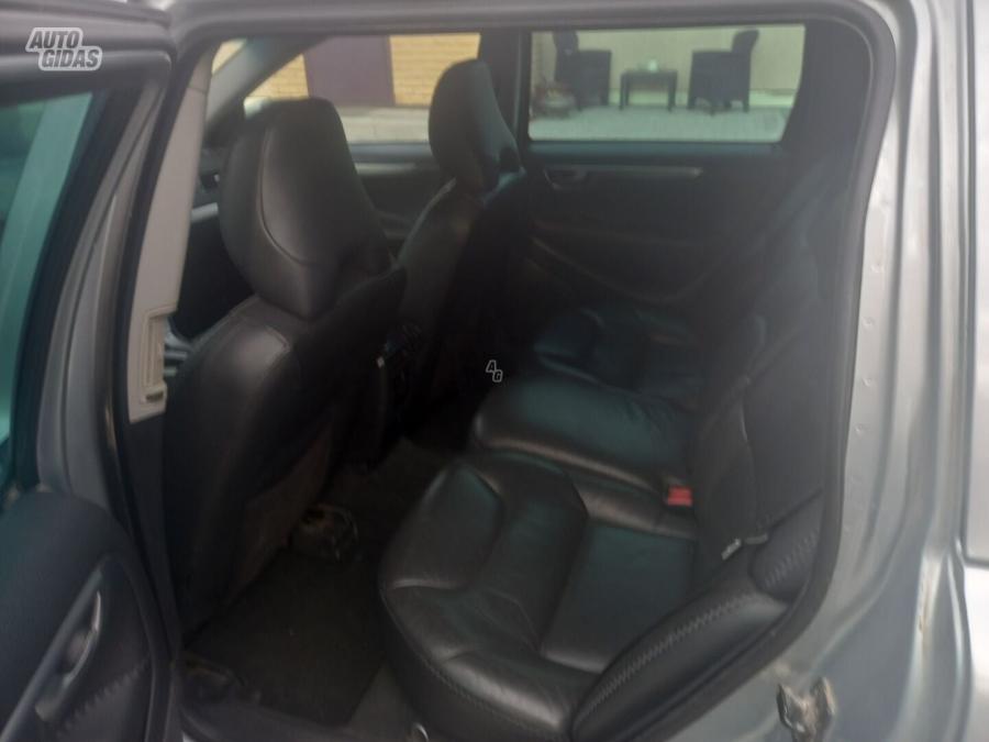 Volvo XC70 2007 in Salcininkai, with an engine capacity of 2.40 L and mileage of 380 thousand km for 2200 €, photo 6 on AUTOMOTO.COM.LV