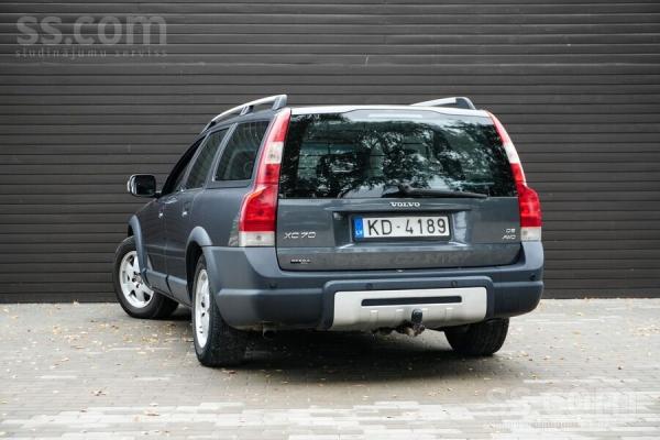 Volvo XC70 2007 in Riga, with an engine capacity of 2.40 L and mileage of 300 thousand km for 5500 €, photo 4 on AUTOMOTO.COM.LV