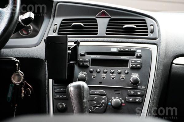 Volvo XC70 2007 in Riga, with an engine capacity of 2.40 L and mileage of 300 thousand km for 5500 €, photo 6 on AUTOMOTO.COM.LV