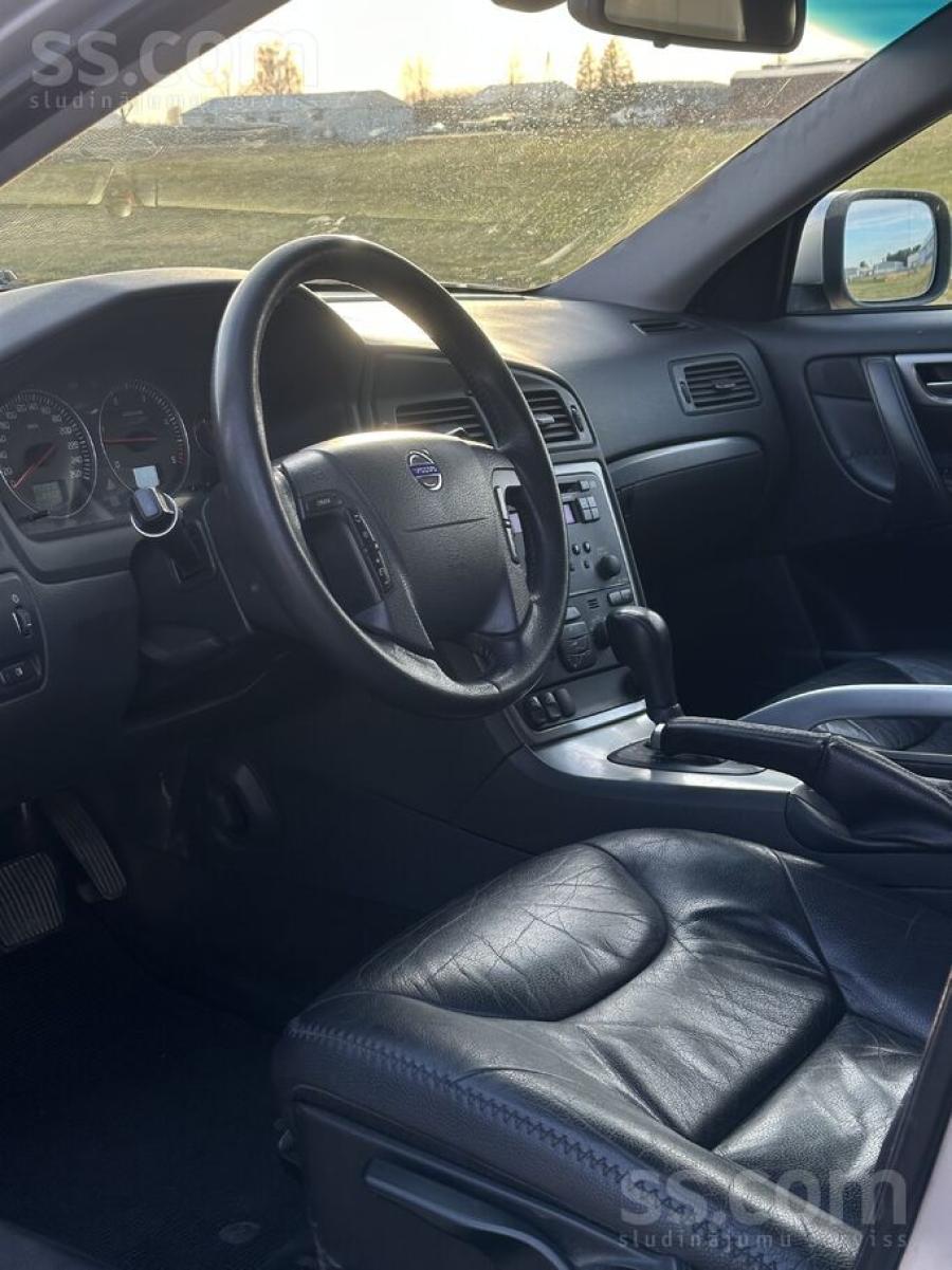 Volvo XC70 2007 Rīga, ar dzinēja tilpumu 2.40 L un nobraukumu 274 tūkst. km par 3500 €, foto 9 vietnē AUTOMOTO.COM.LV
