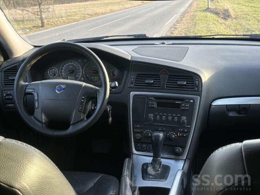 Volvo XC70 2007 Rīga, ar dzinēja tilpumu 2.40 L un nobraukumu 274 tūkst. km par 3500 €, foto 11 vietnē AUTOMOTO.COM.LV