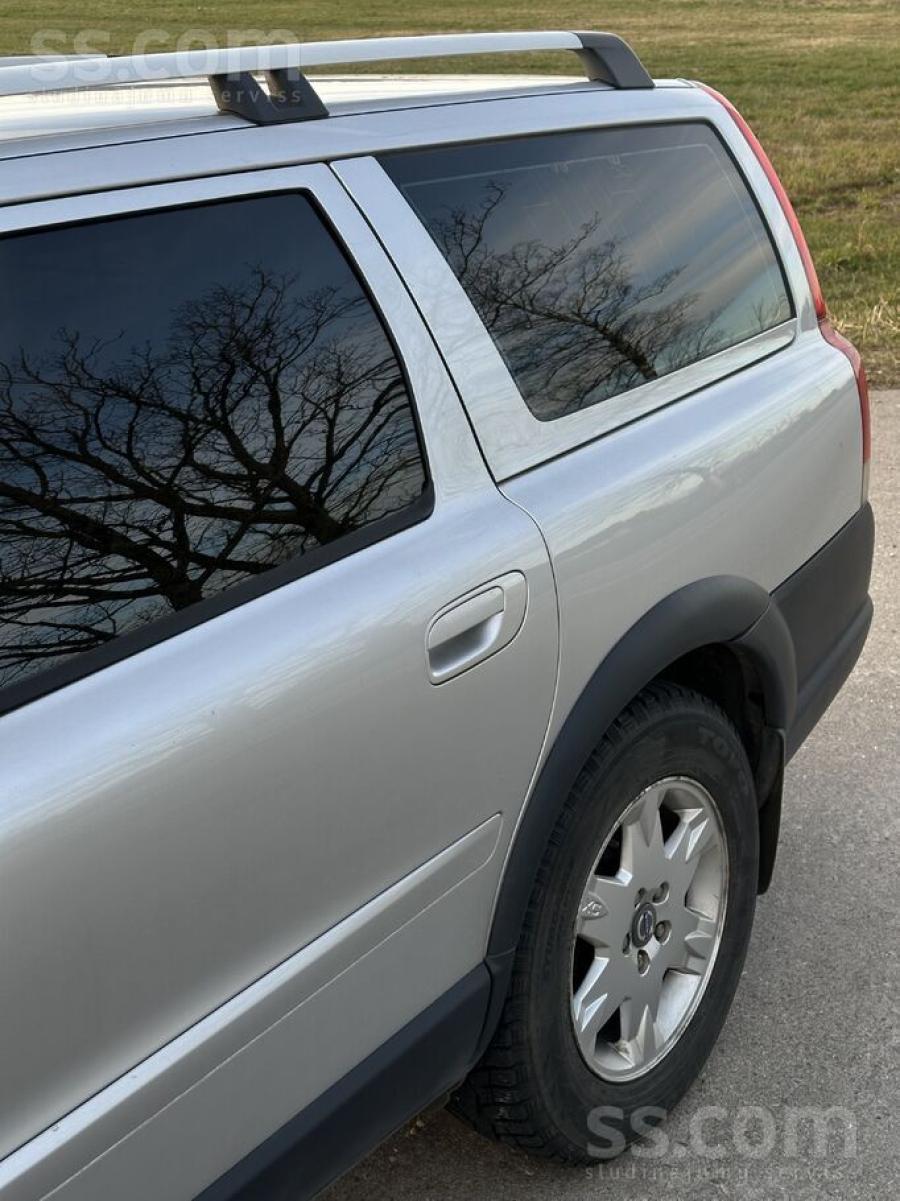 Volvo XC70 2007 Rīga, ar dzinēja tilpumu 2.40 L un nobraukumu 274 tūkst. km par 3500 €, foto 16 vietnē AUTOMOTO.COM.LV